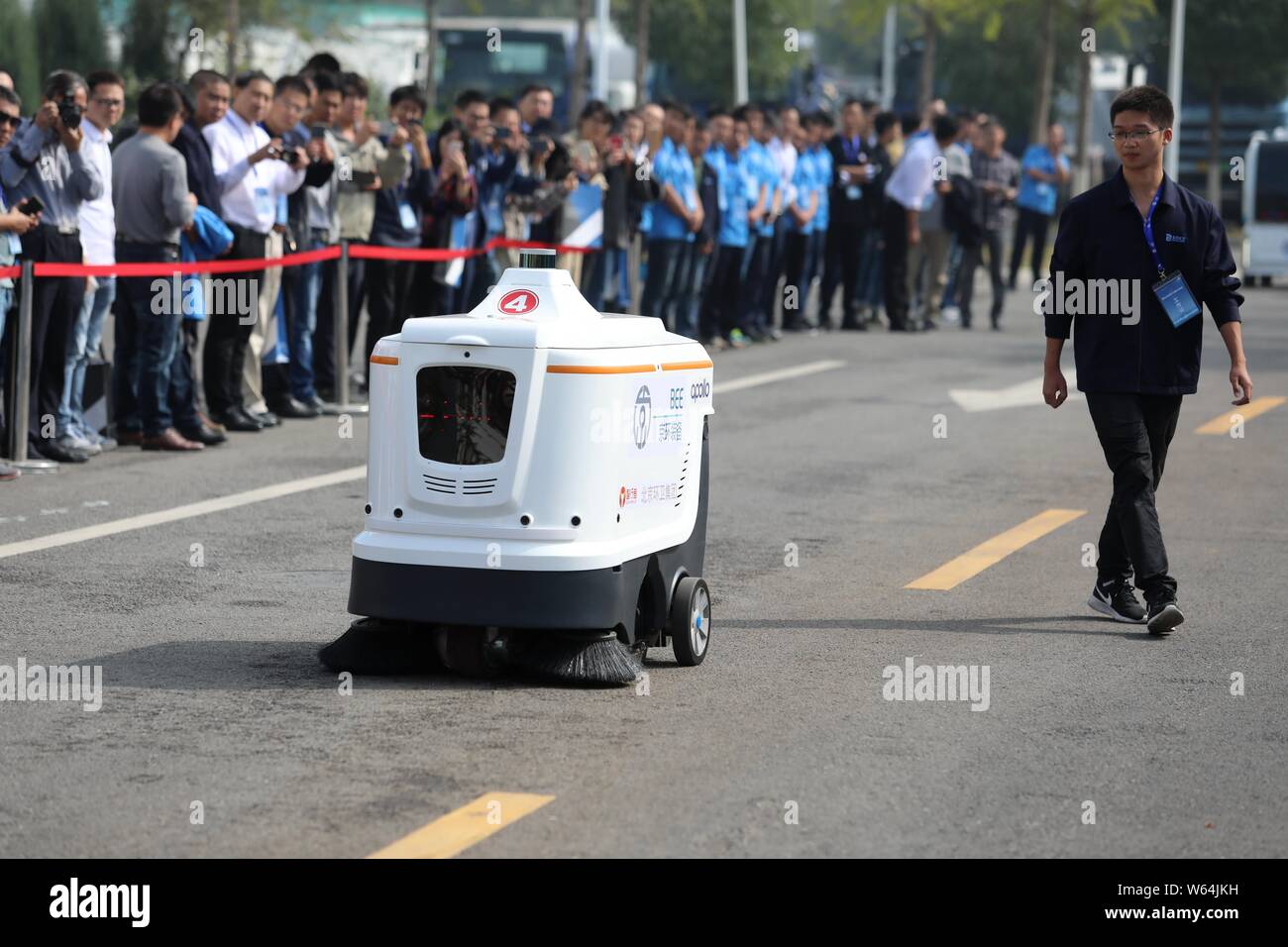An autonomous driving sanitation vehicle co-developed by Baidu's ...