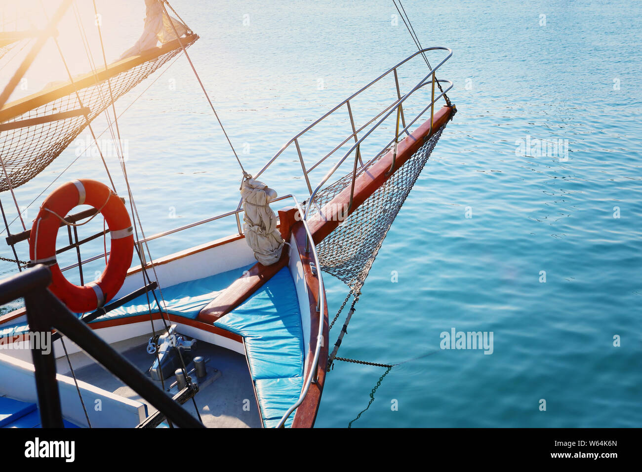 Ship moving through blue water hi-res stock photography and images - Alamy