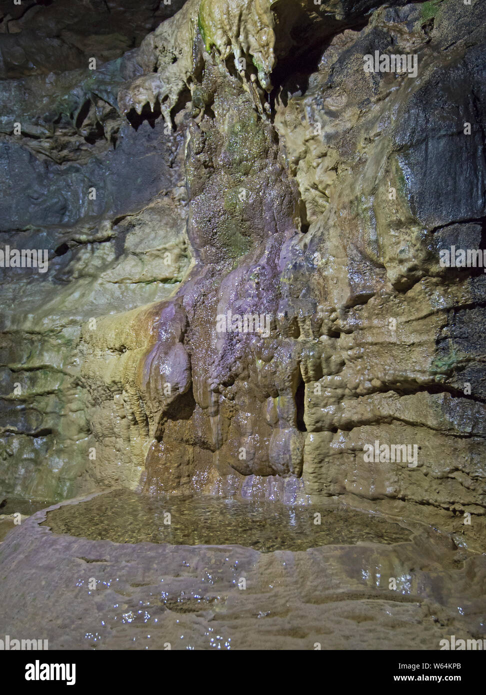 Closeup detail of geological rock formations in underground ...