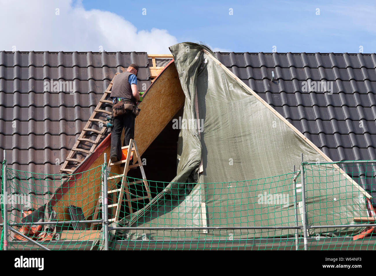 Unsecured Ladder High Resolution Stock Photography and Images - Alamy