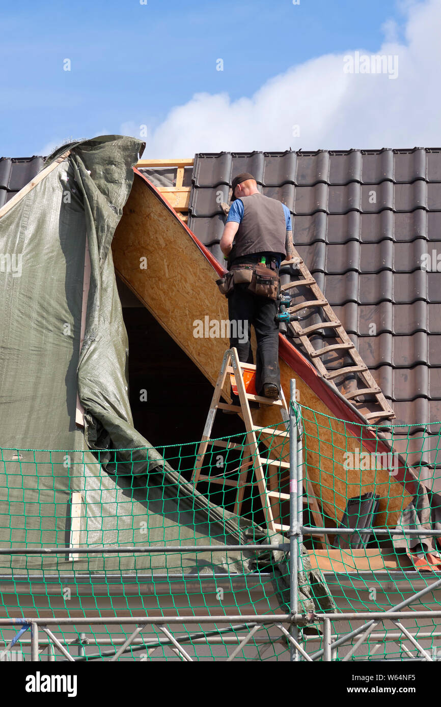 Unsecured ladder hi-res stock photography and images - Alamy