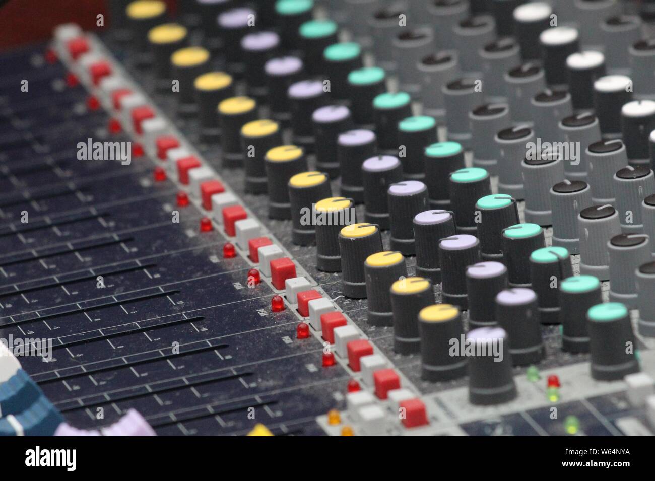 Mixing table hi-res stock photography and images - Alamy