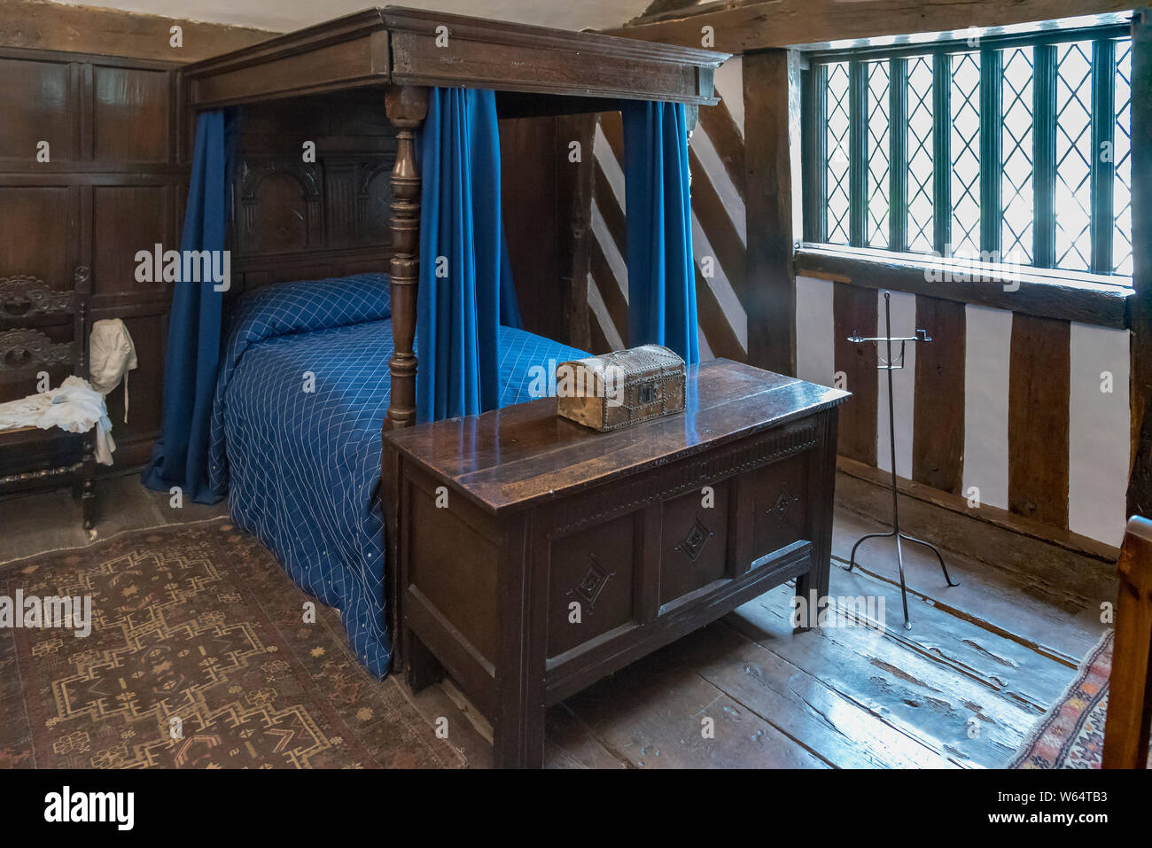 Guest bedroom Shibden Hall Stock Photo - Alamy
