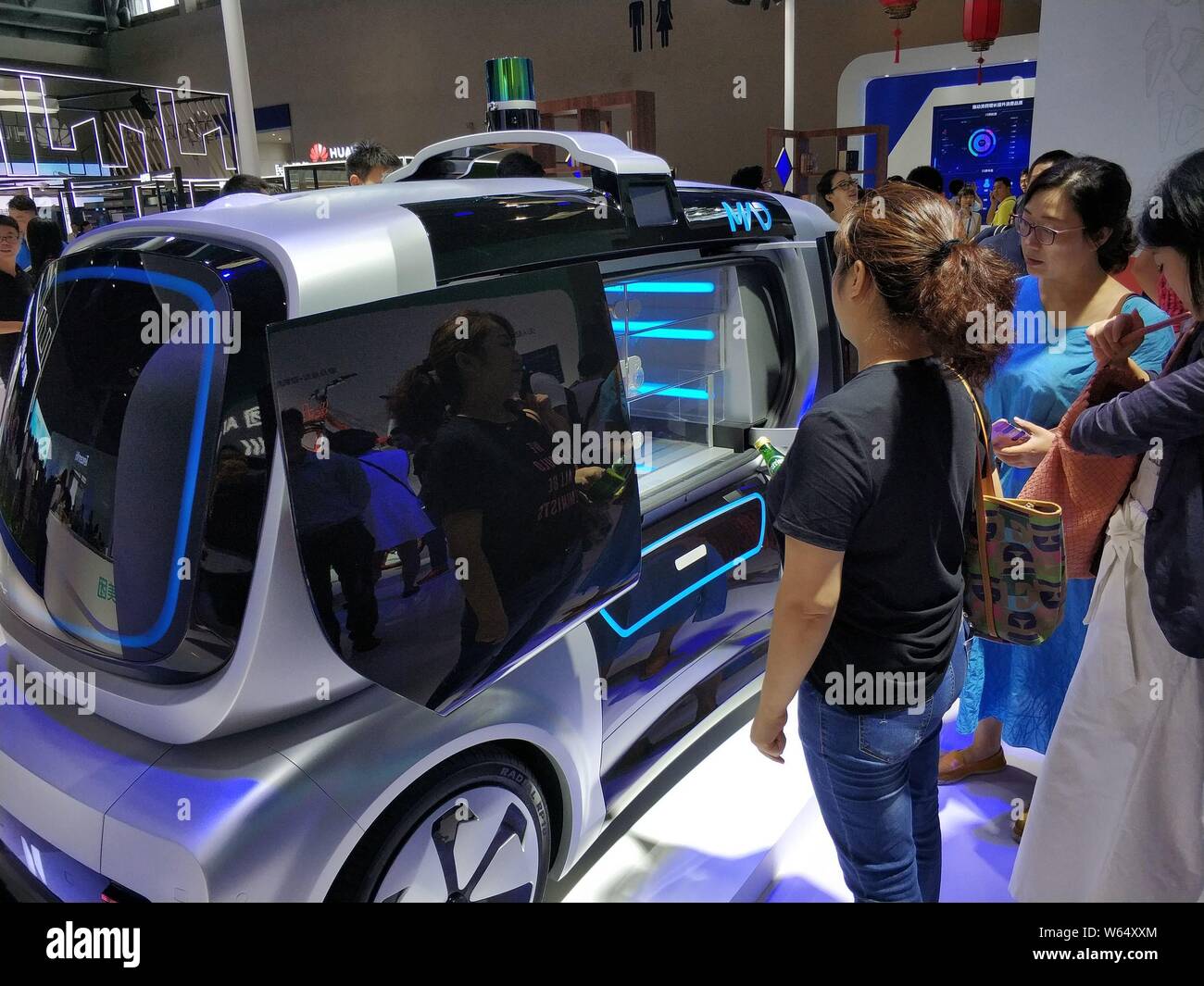 A concept driverless delivery vehicle that shuttles meals from ...