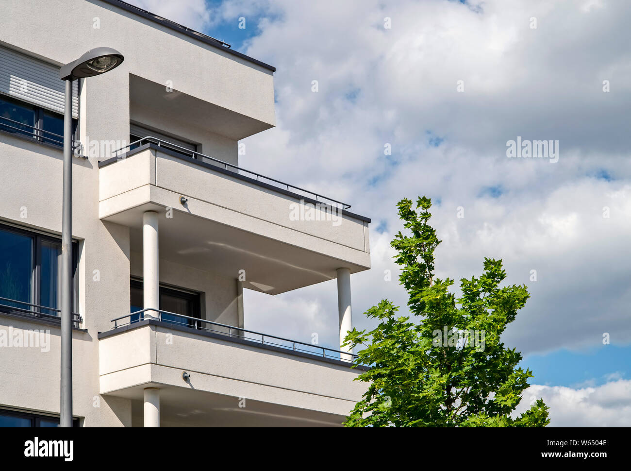 House building facade balconies hi-res stock photography and images - Alamy