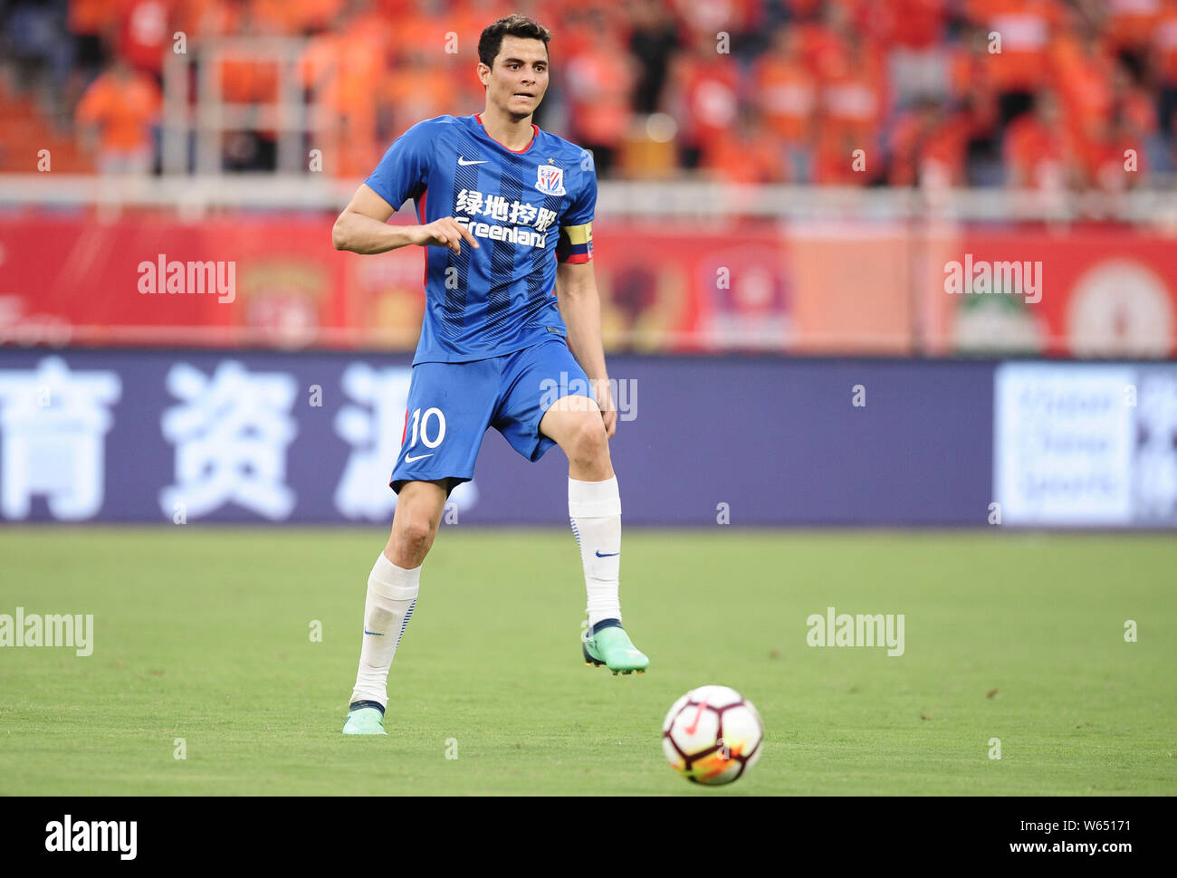 Colombian football player Giovanni Moreno of Shanghai Greenland Shenhua ...