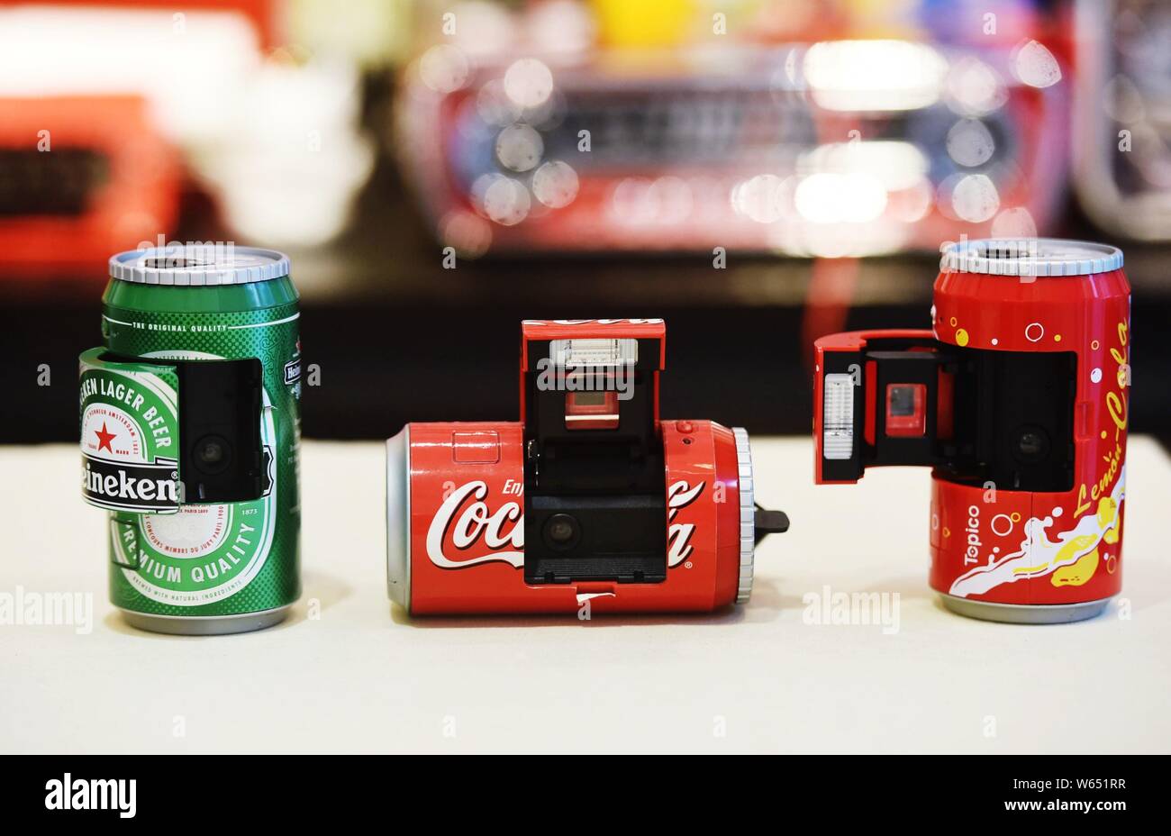 Instant cameras are on display at Zhejiang's first Polaroid camera ...