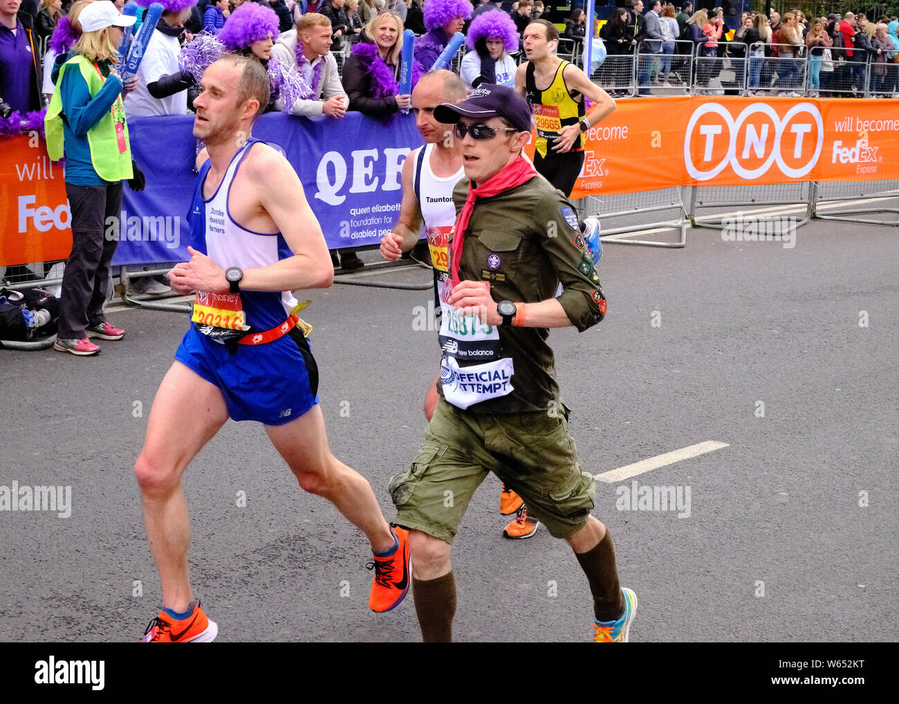 33000 runners hi-res stock photography and images - Alamy