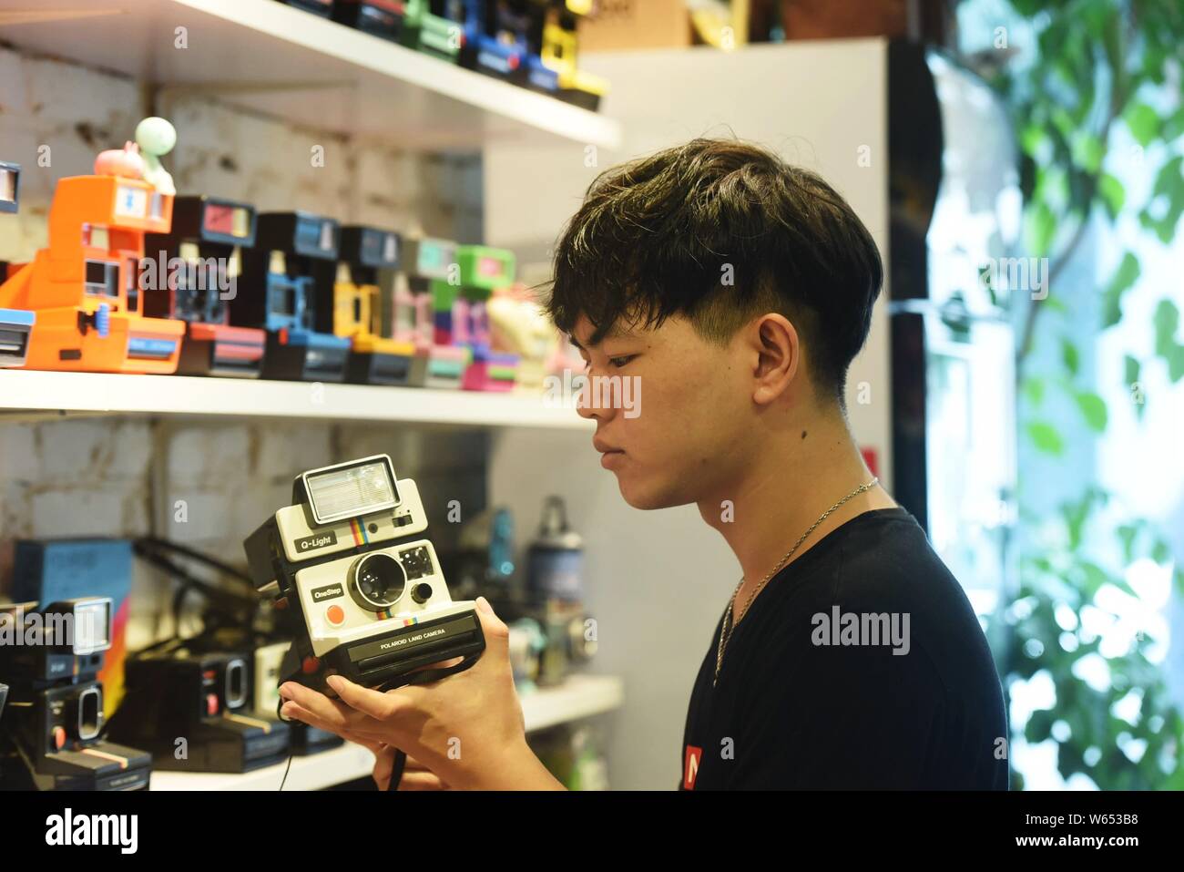 First Polaroid Camera High Resolution Stock Photography and Images - Alamy