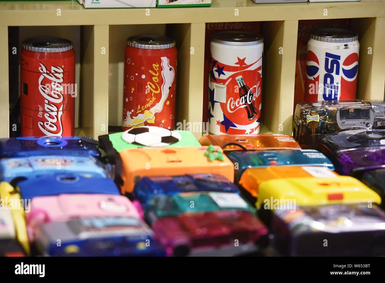 Instant cameras are on display at Zhejiang's first Polaroid camera ...