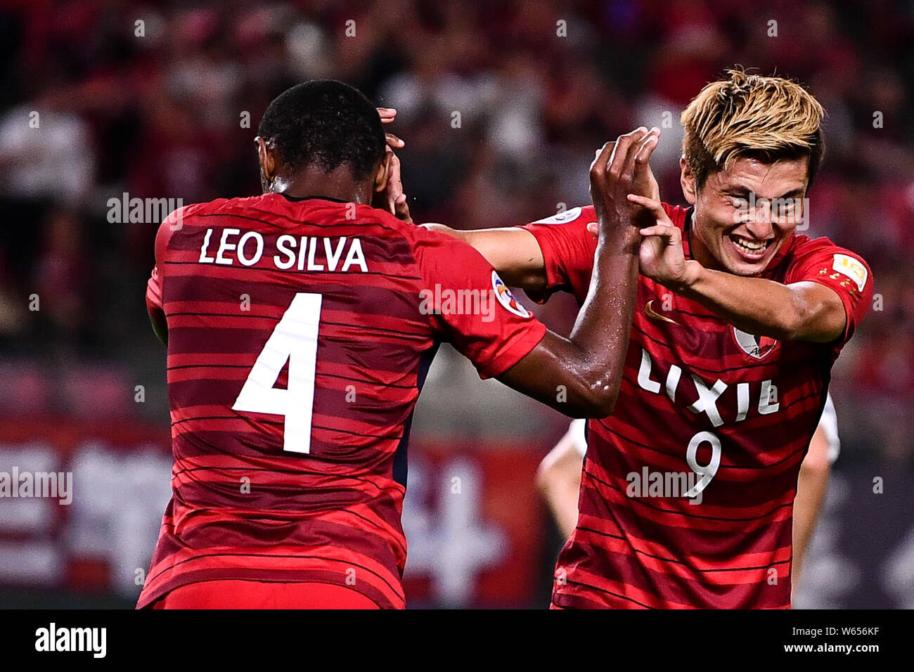 Brazilian football player Leo Silva, left, of Japan's Kashima Antlers ...