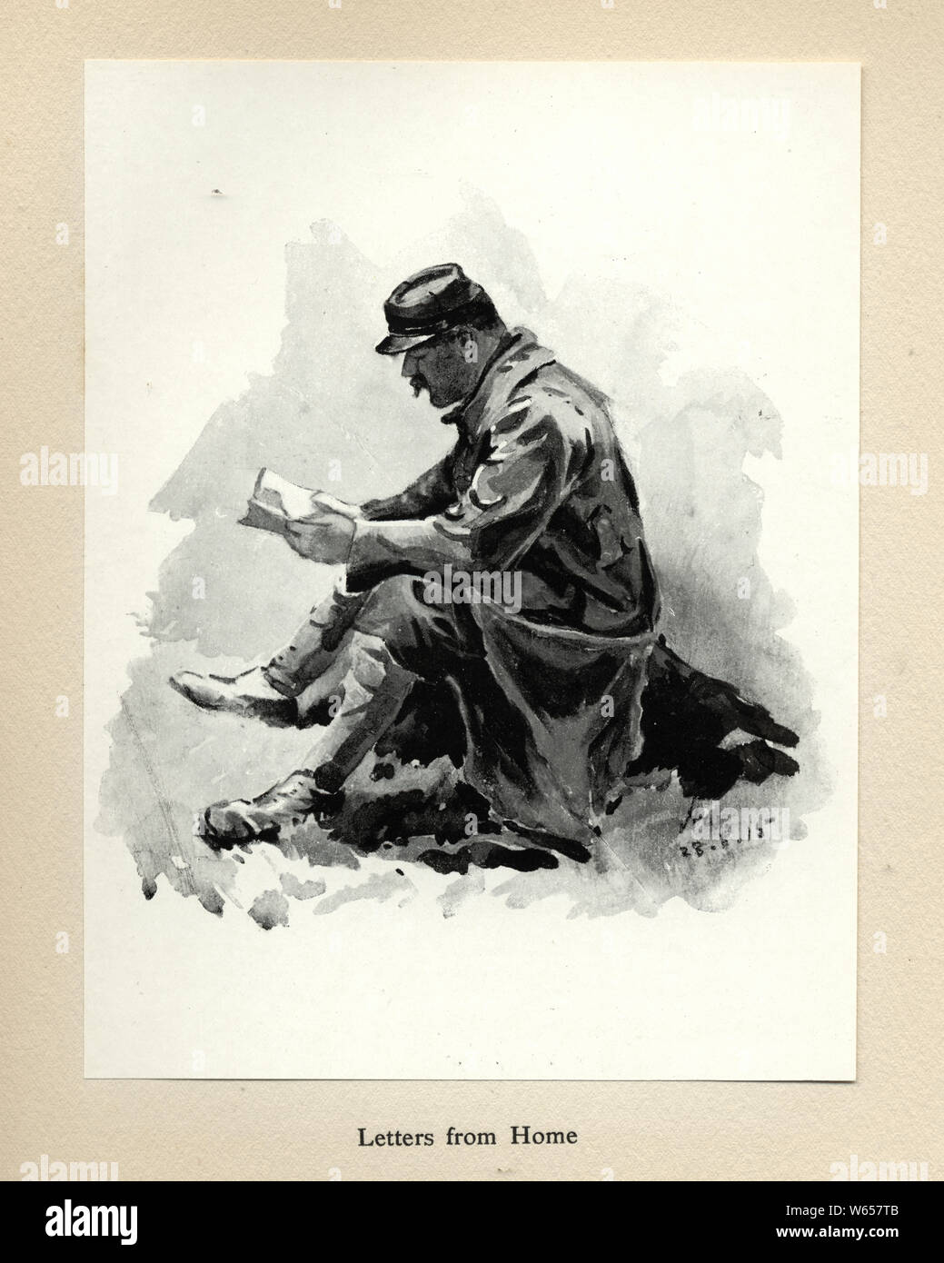 Soldier reading letter hi-res stock photography and images - Alamy
