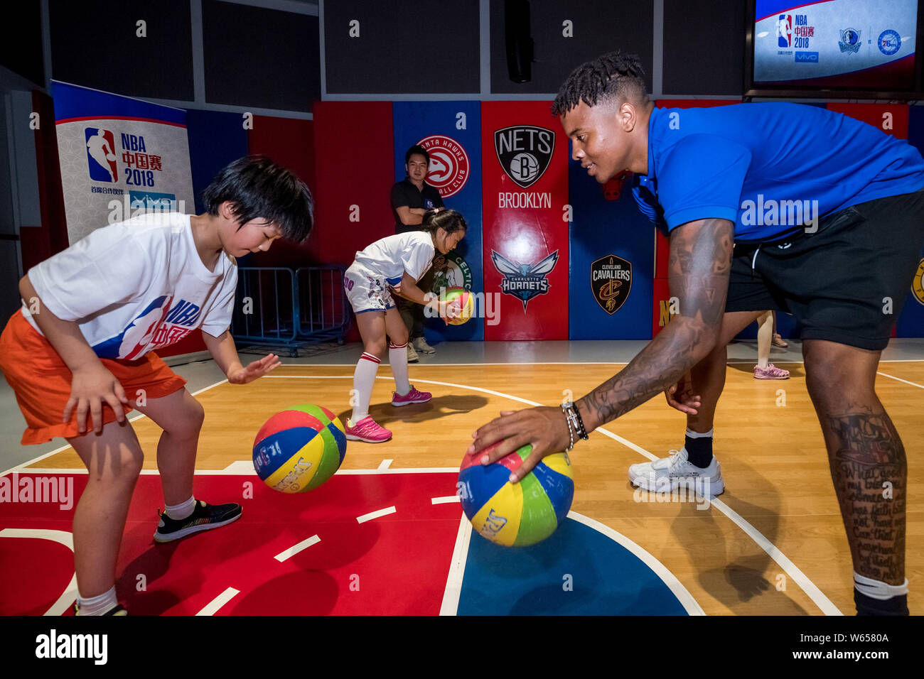 Nba china games 2018 hi-res stock photography and images - Alamy