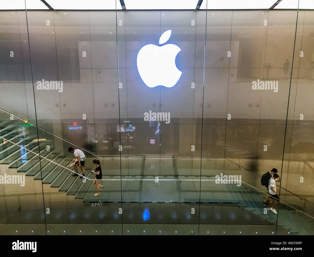 View of an Apple store in Guangzhou city, south China's Guangdong ...