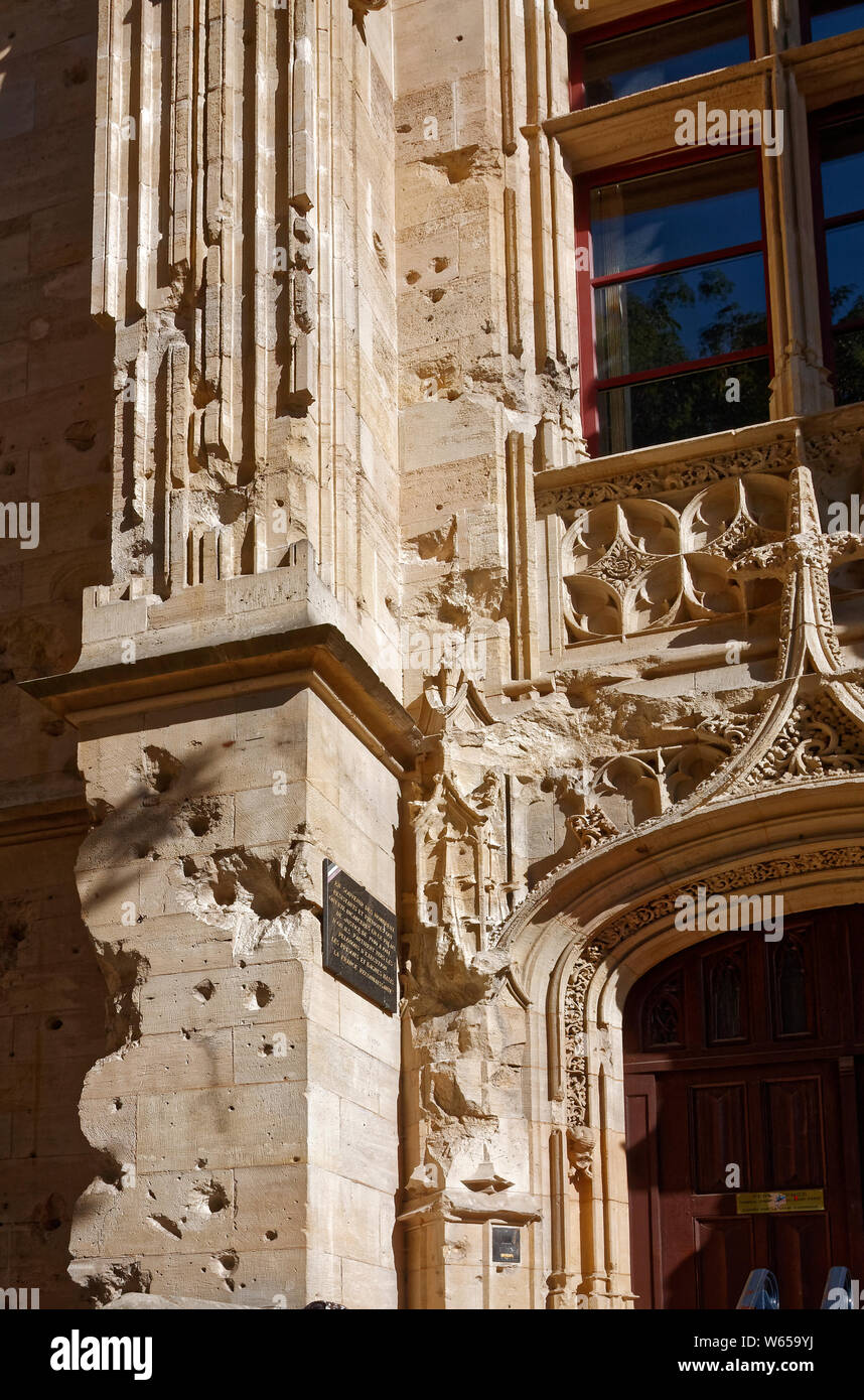 Bombing holes from wwii hi-res stock photography and images - Alamy