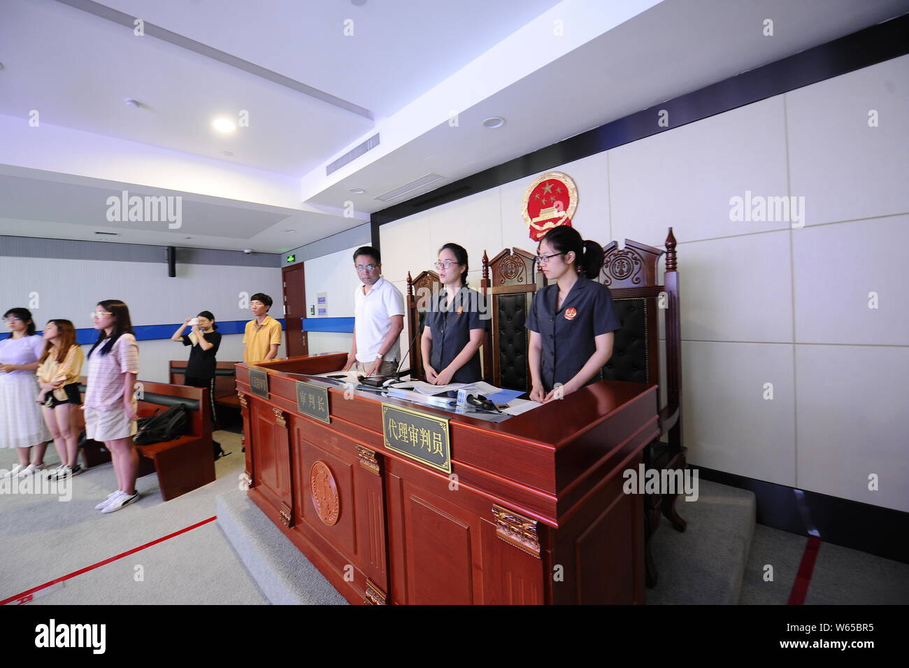 China internet court hi-res stock photography and images - Alamy