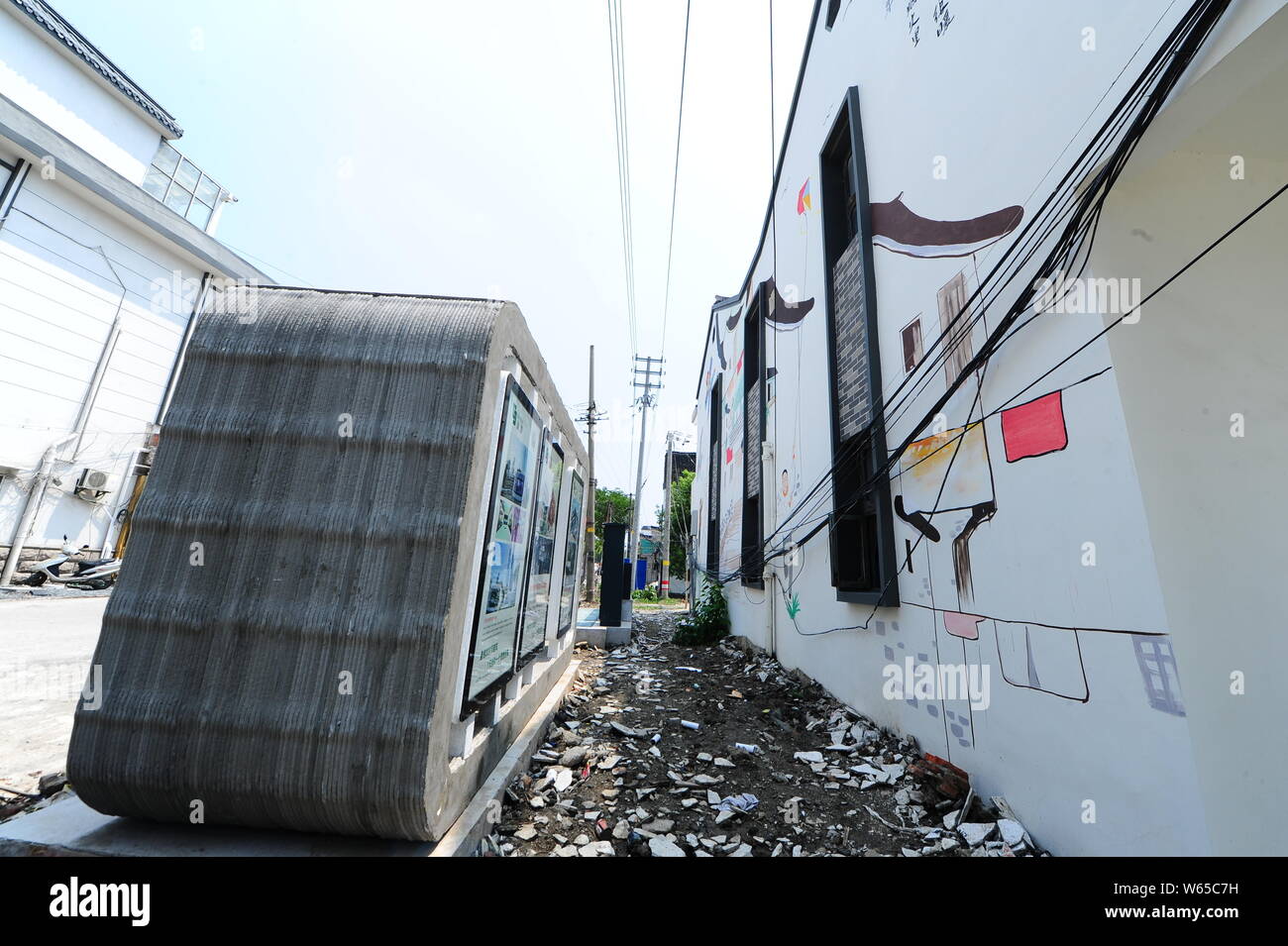 A 3D-printed bus station in Huzhou city, east China's Zhejiang province ...