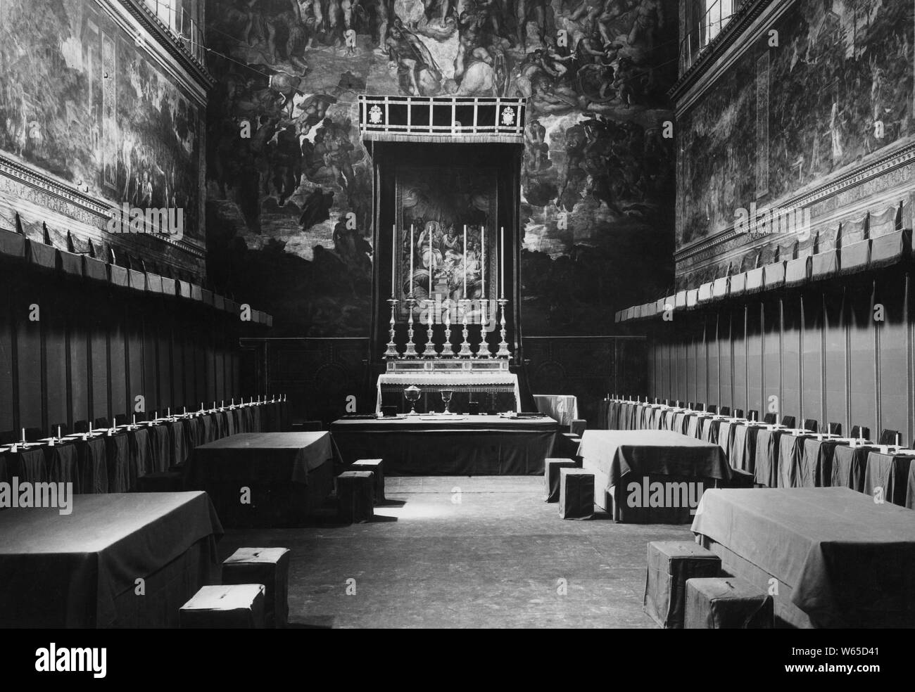 Conclave vatican hi-res stock photography and images - Alamy