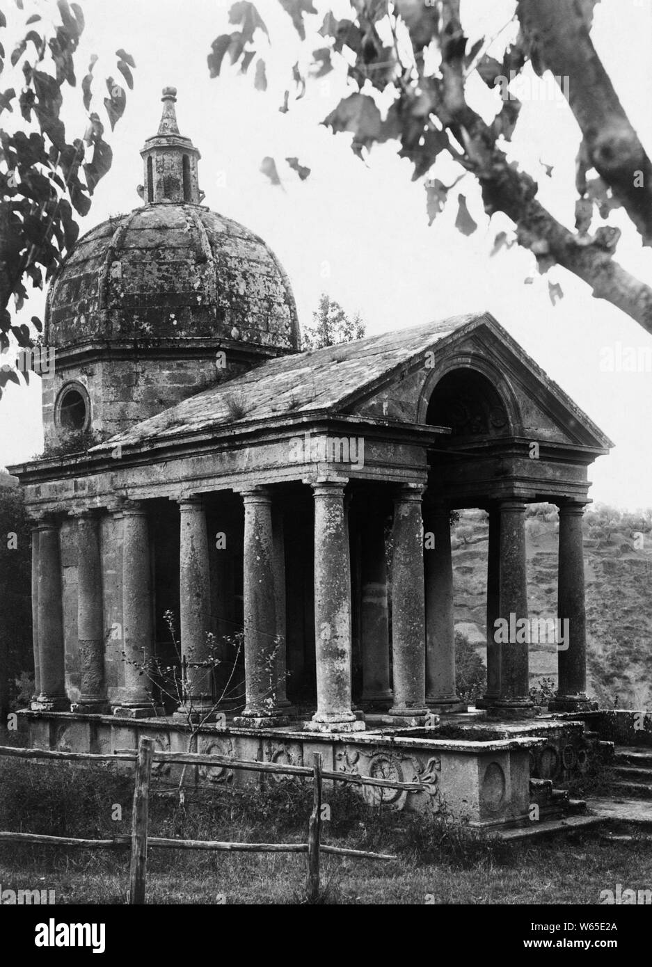 Palazzo orsini hi-res stock photography and images - Alamy