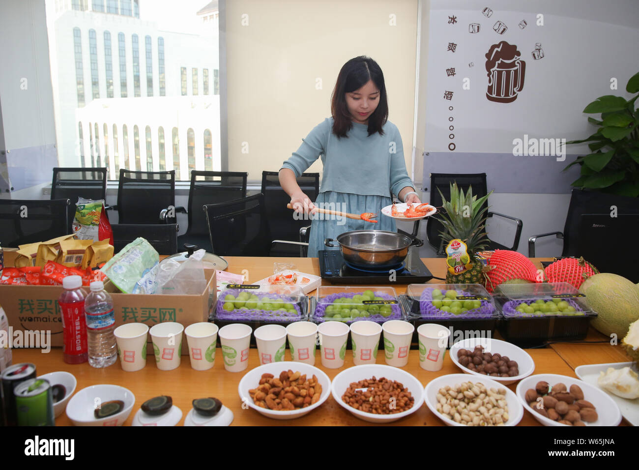 Chinese food taster Zhou Xu cooks prawns from Madagascar to taste at ...
