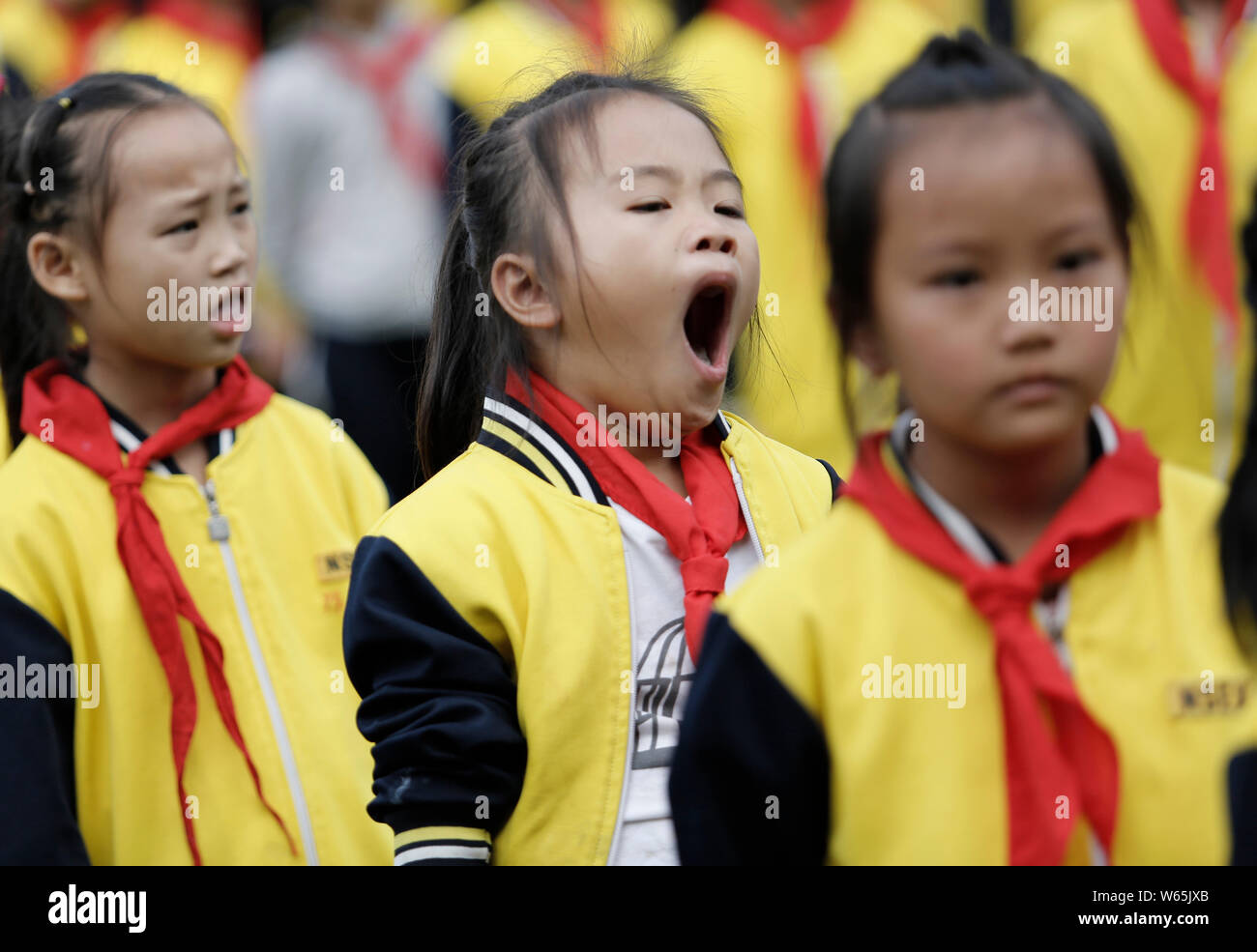China flag school hi-res stock photography and images - Alamy