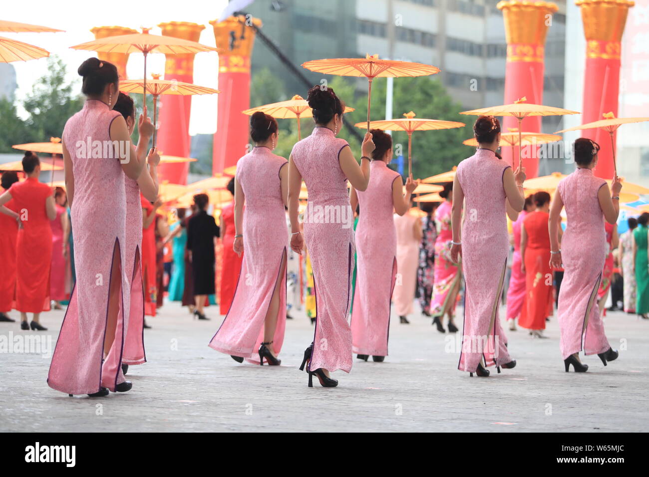Qipao And Dance High Resolution Stock Photography and Images - Alamy