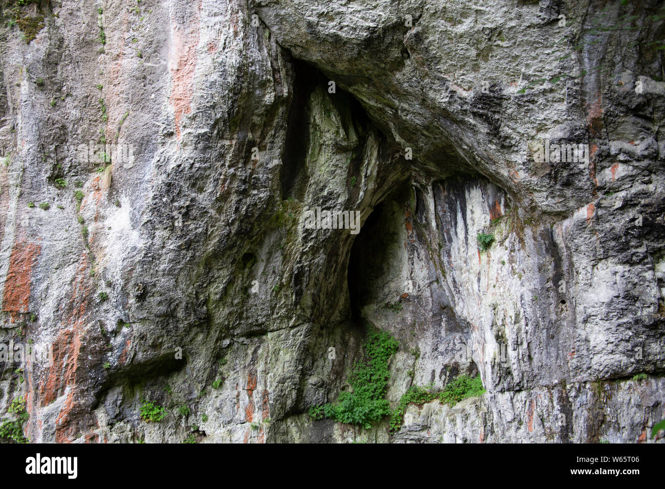 Peak District caves. Derbyshire, UK. The Devil's Arse Stock Photo - Alamy