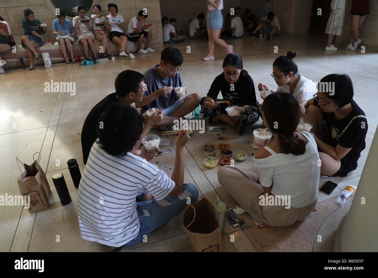 Chinese students take part in a tutorial lecture for the annual Chinese ...