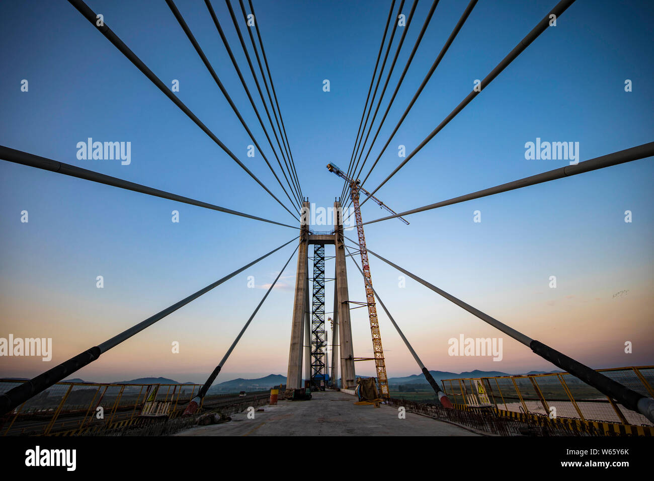 The Hanjiang Bridge of the Menghua Railway, Inner Mongolia-Jiangxi ...