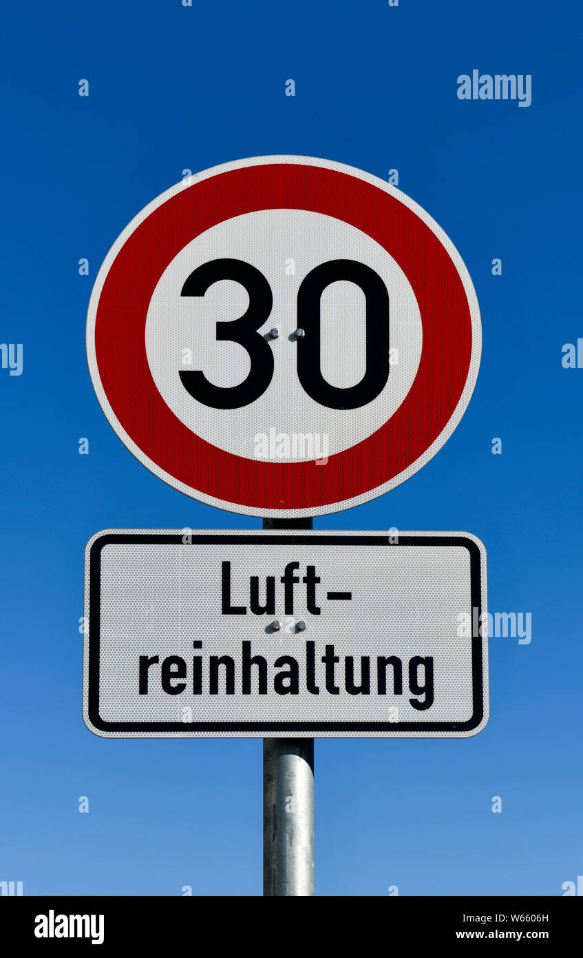 30 speed limit traffic signs hi-res stock photography and images - Alamy
