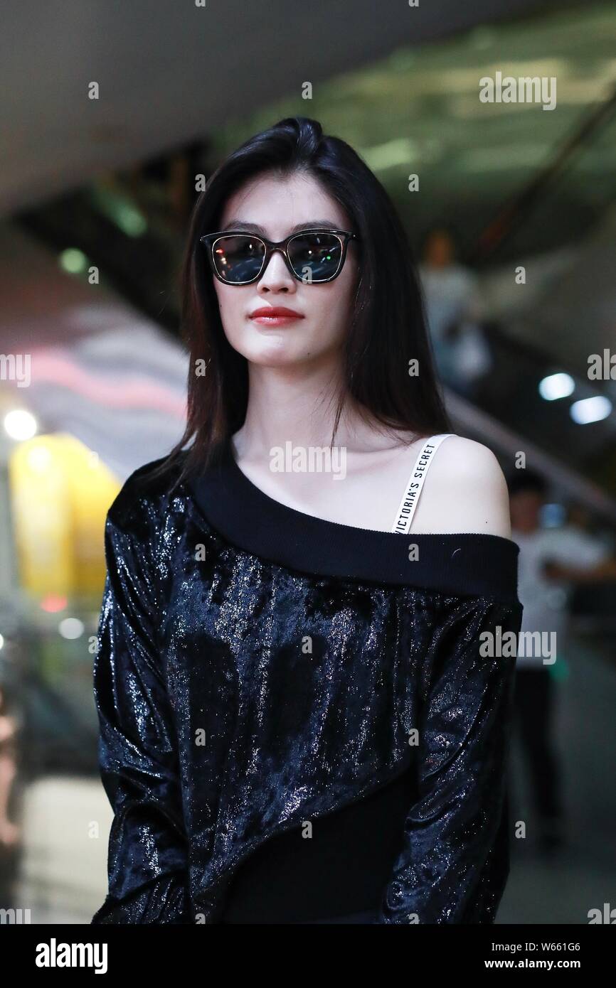 Chinese model He Sui or Sui He arrives at the Shanghai Hongqiao ...