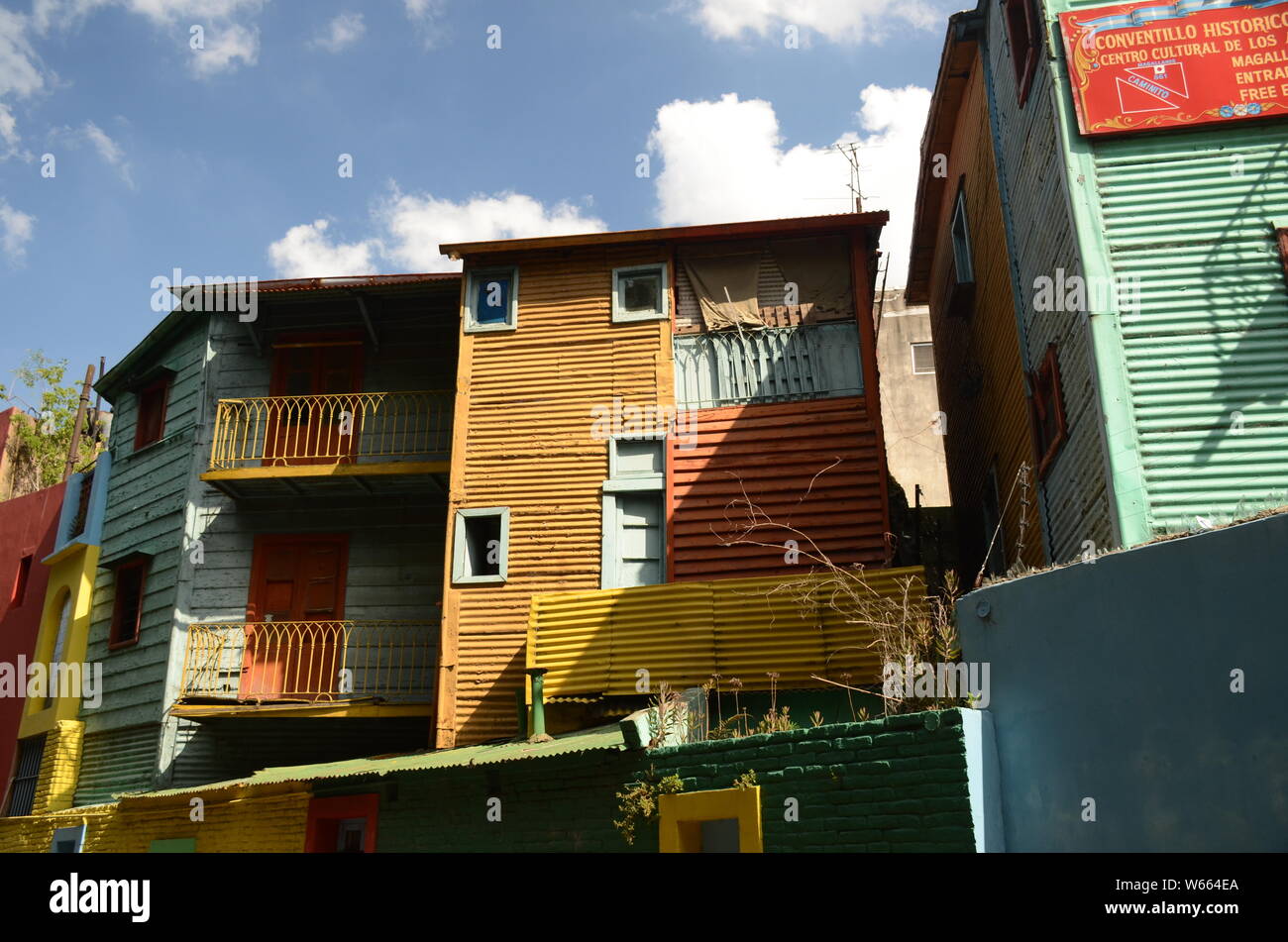 Maison coloree hi-res stock photography and images - Alamy
