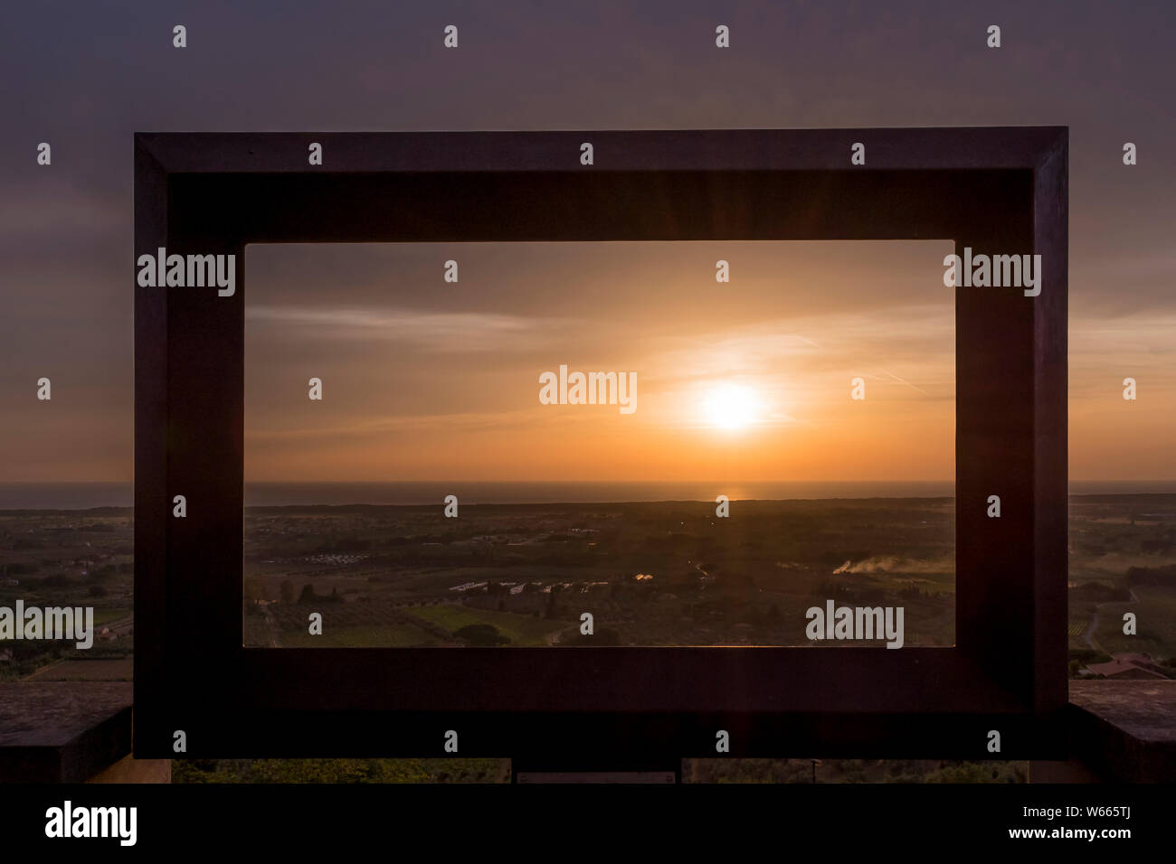 Rectangle window frame hi-res stock photography and images - Alamy