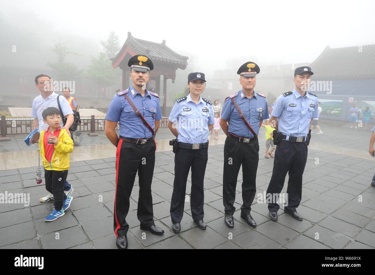 Italian police officers conduct joint patrols with Chinese police ...