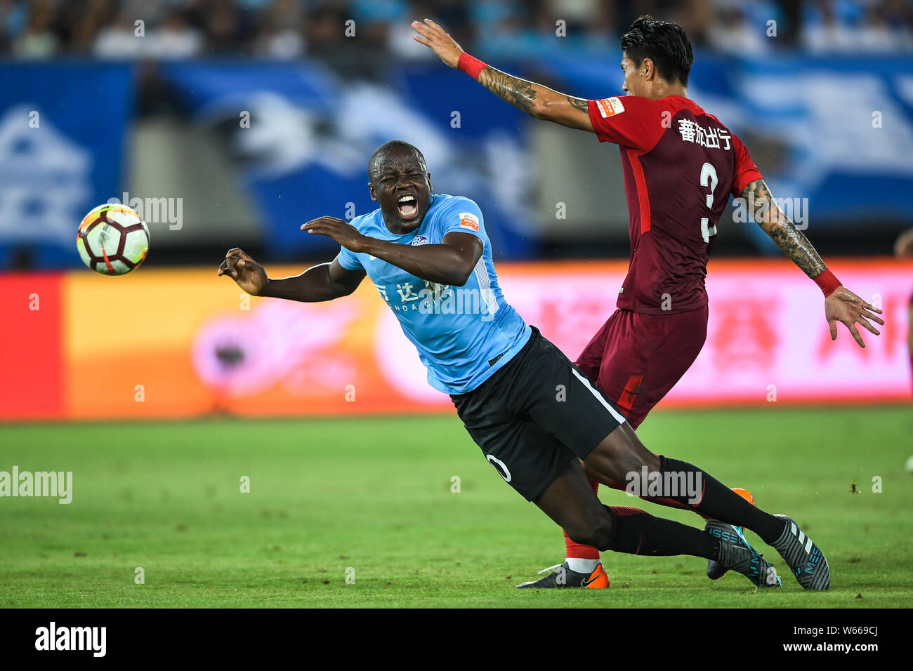 Zimbabwean soccer player hi-res stock photography and images - Alamy