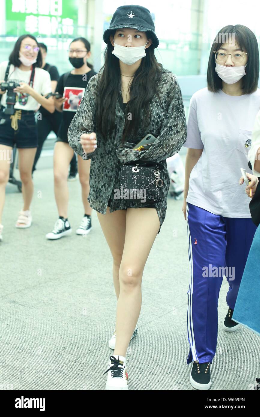 Chinese singer Cheng Xiao of South Korean-Chinese girl group Cosmic ...