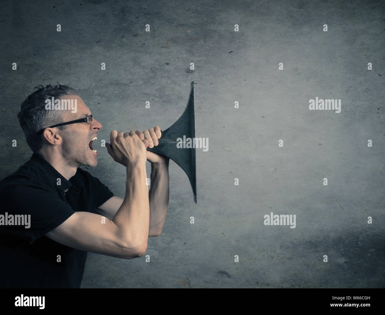 Man with loudspeaker hi-res stock photography and images - Alamy