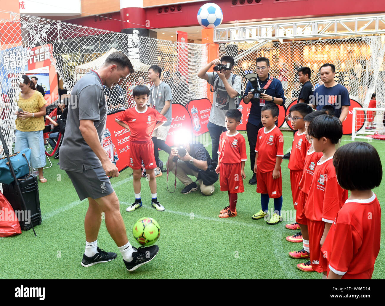 Former football player smicer hi-res stock photography and images - Alamy