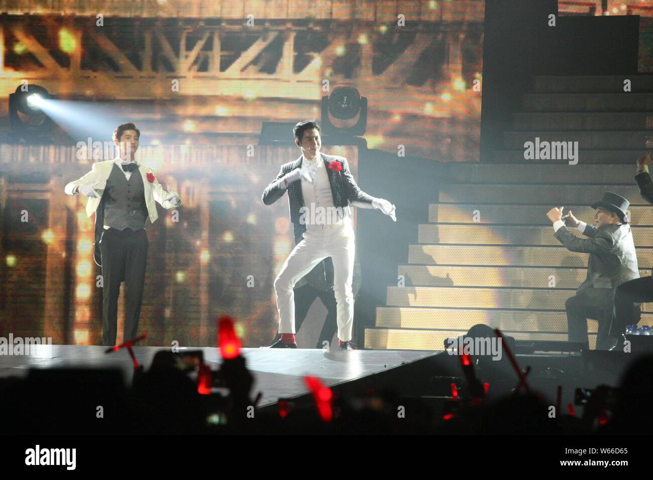 Singers and actors Shim Chang-min, also known by his stage name Max ...