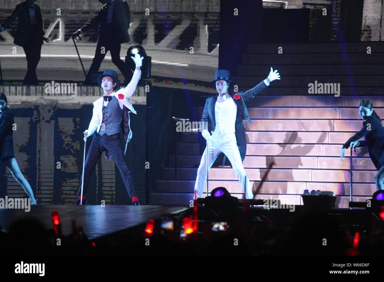 Singers and actors Shim Chang-min, also known by his stage name Max ...