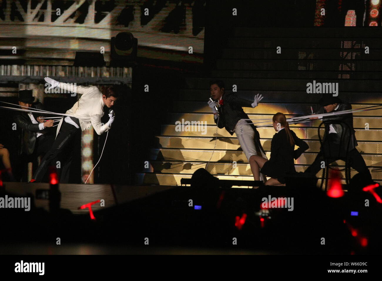 Singers and actors Shim Chang-min, also known by his stage name Max ...