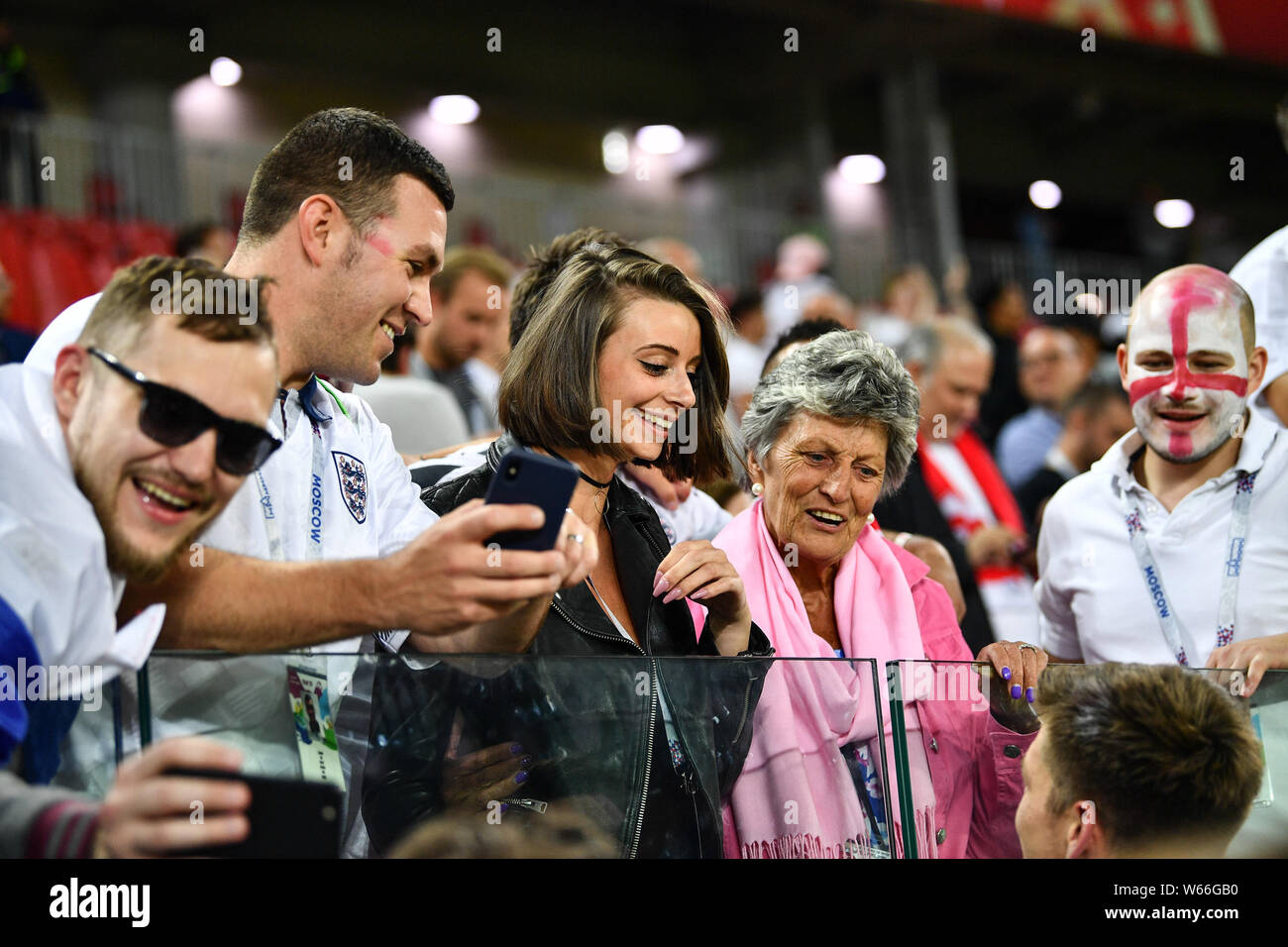 Celebrates with his girlfriend hi-res stock photography and images - Alamy