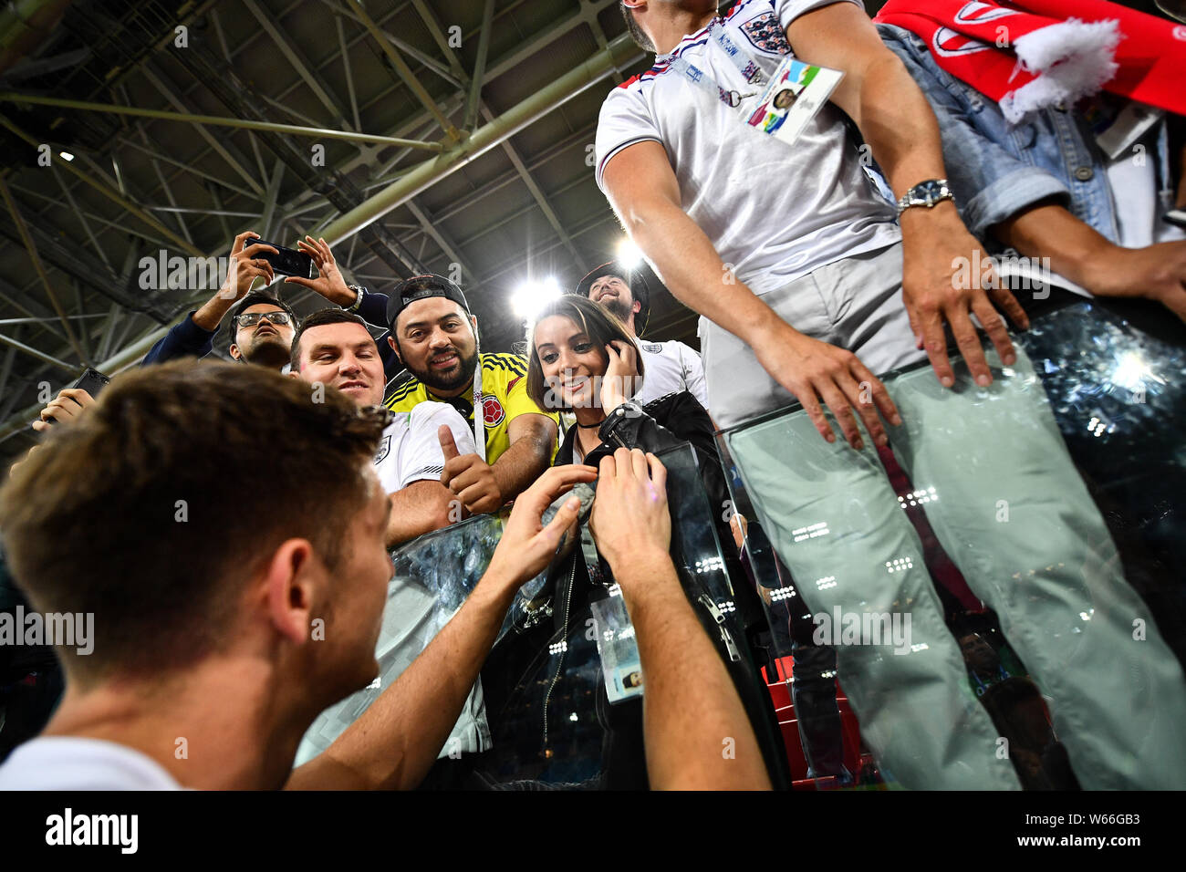 Shannon Horlock, the girlfriend of goalkeeper Nick Pope of England ...