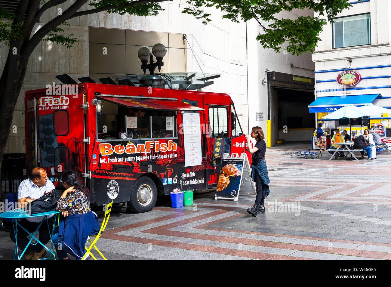 Red food van in the centre of Seattle Stock Photo - Alamy
