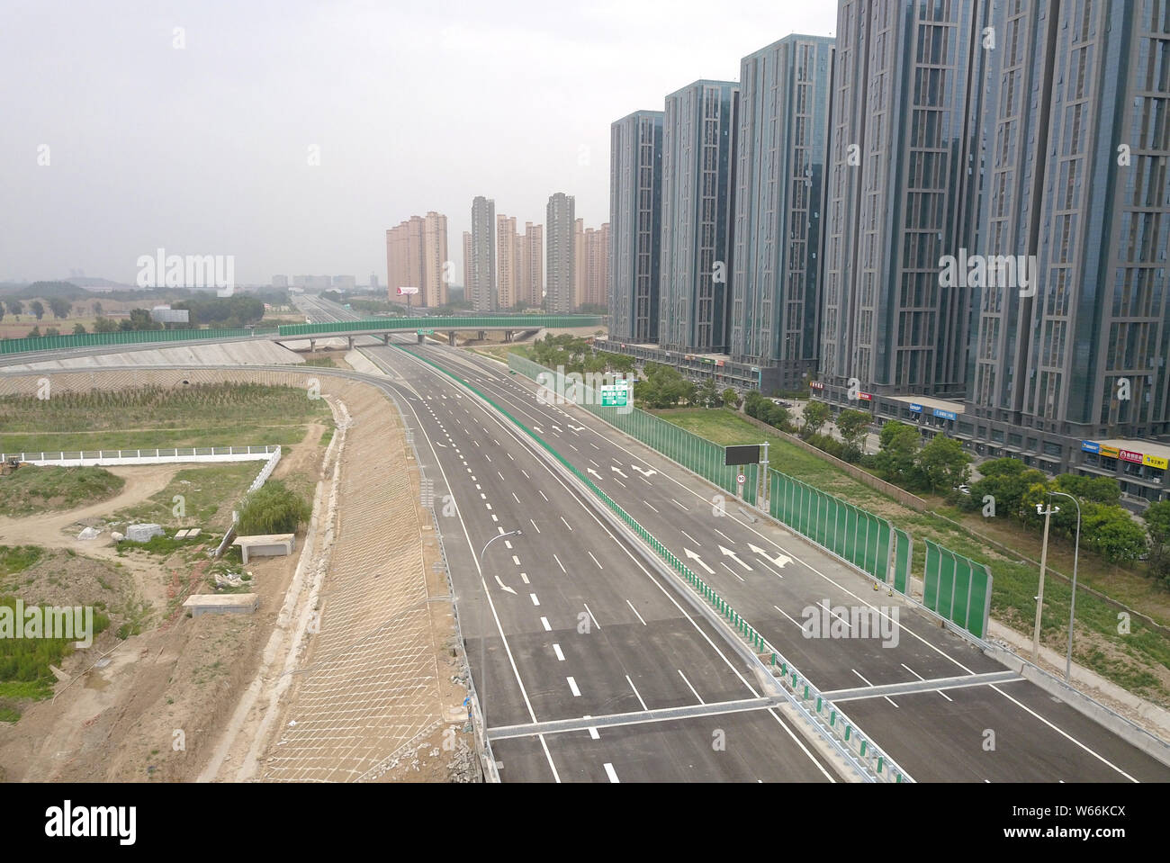 An aerial view of the Sanhe section of the G0121 Beijing¨CQinhuangdao ...
