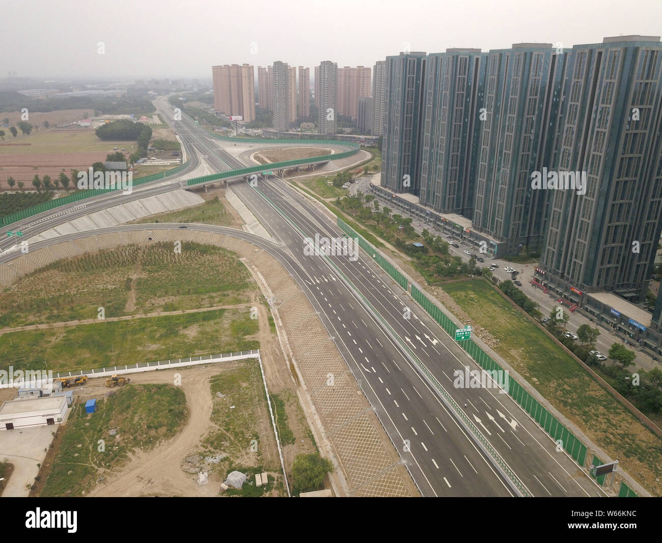 An aerial view of the Sanhe section of the G0121 Beijing¨CQinhuangdao ...