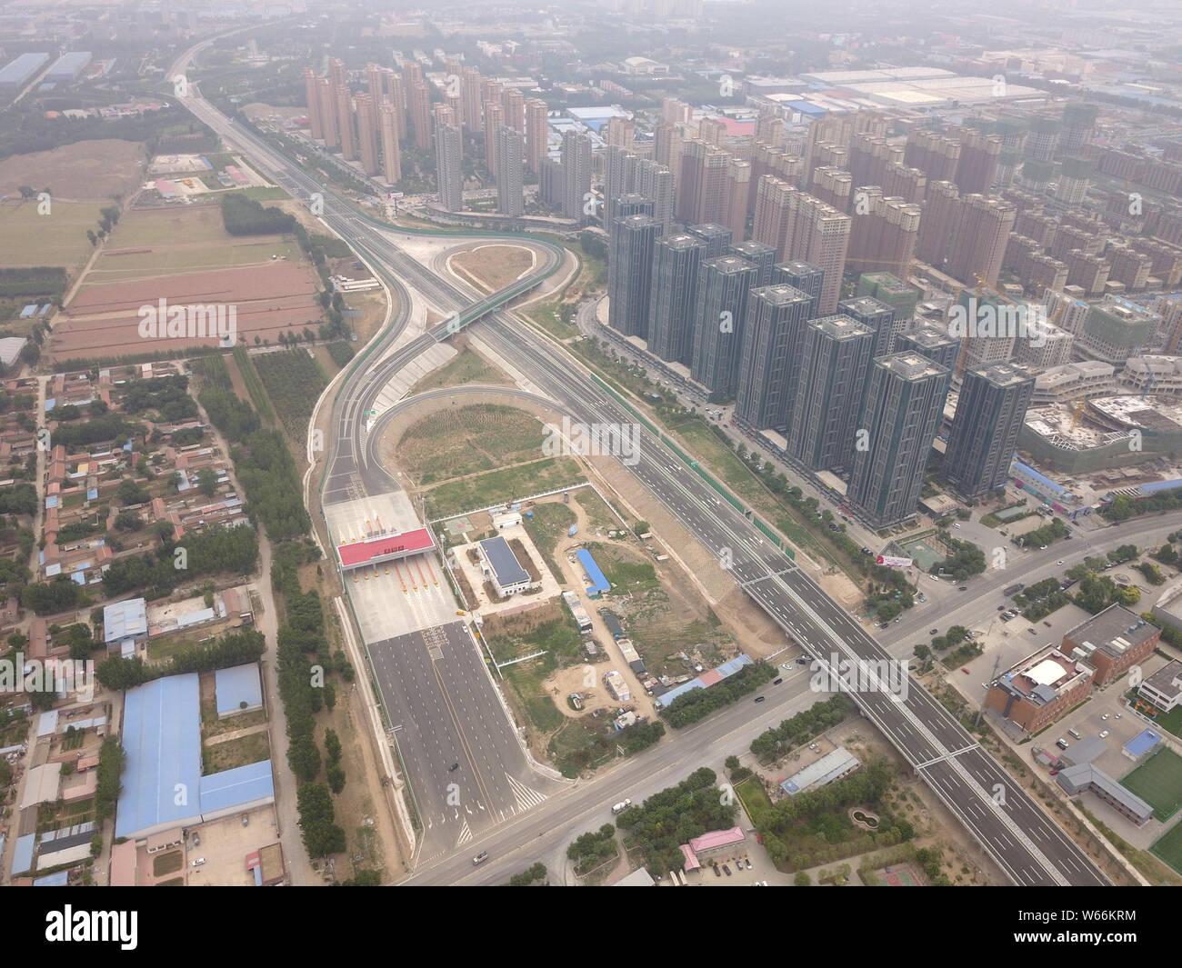 An aerial view of the Sanhe section of the G0121 Beijing¨CQinhuangdao ...
