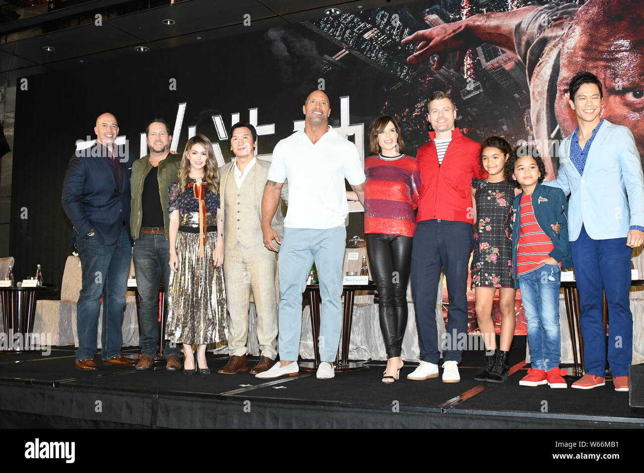 (From right) American actor Byron Mann, American child stars Noah ...