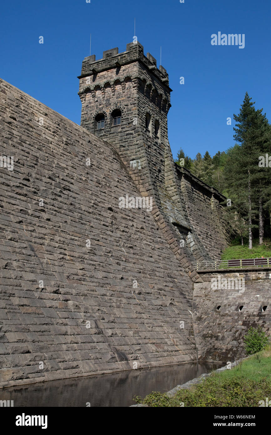 The dam wall of Derwent Reservoir on the River Derwent in the Peak ...
