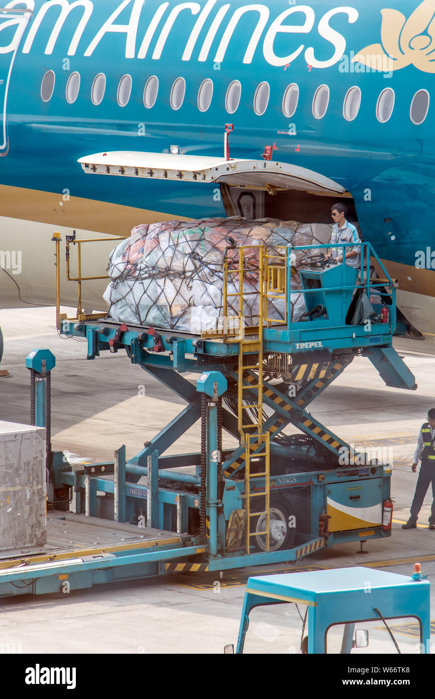 Aircraft work platform hi-res stock photography and images - Alamy